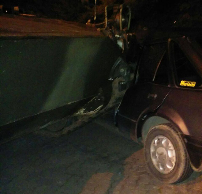 Un tanque del Ejército atropelló a un automóvil - El Miércoles Digital