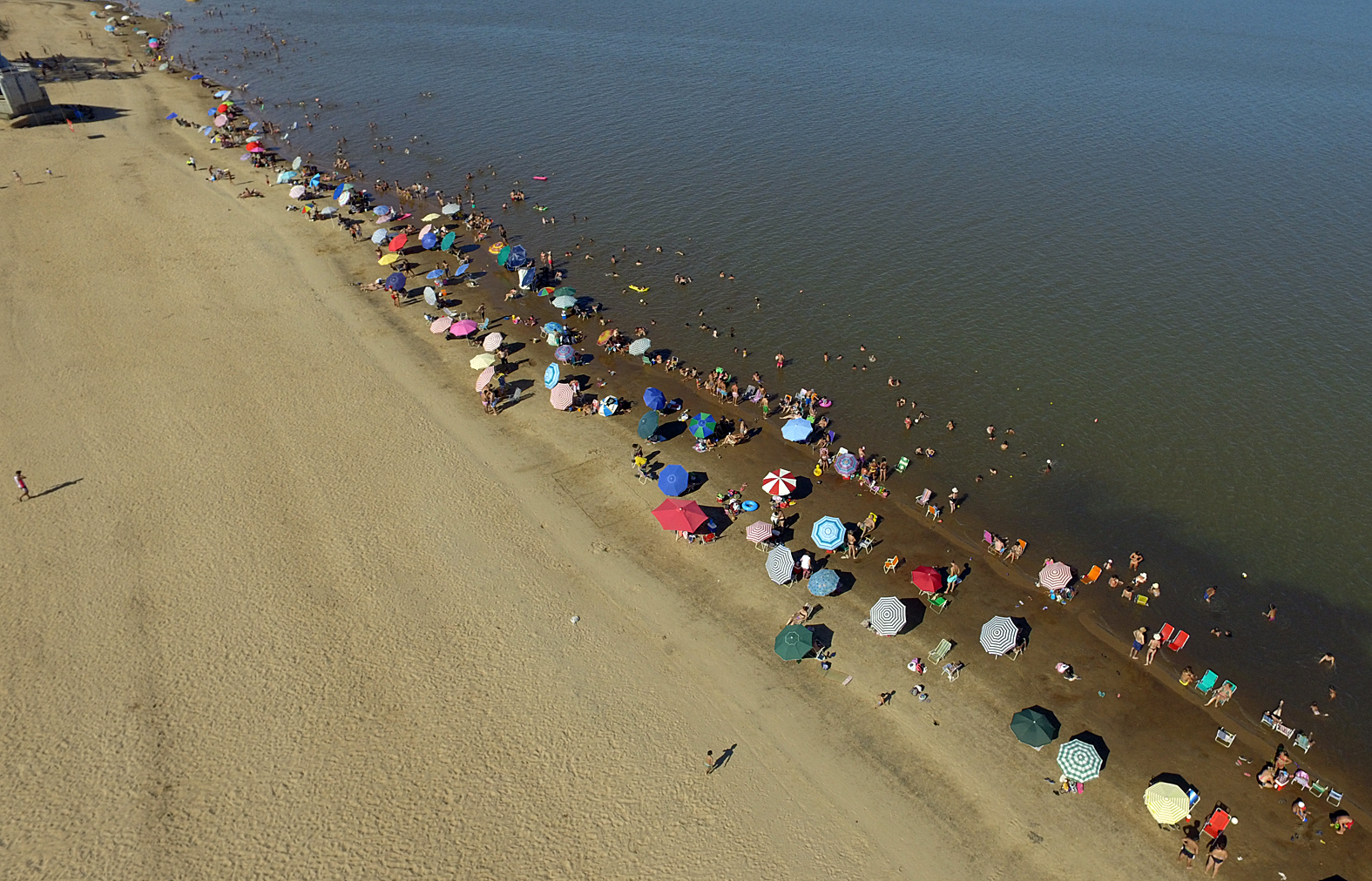El acceso a Pelay (y a cualquier otra playa) debe ser libre y gratuito ...