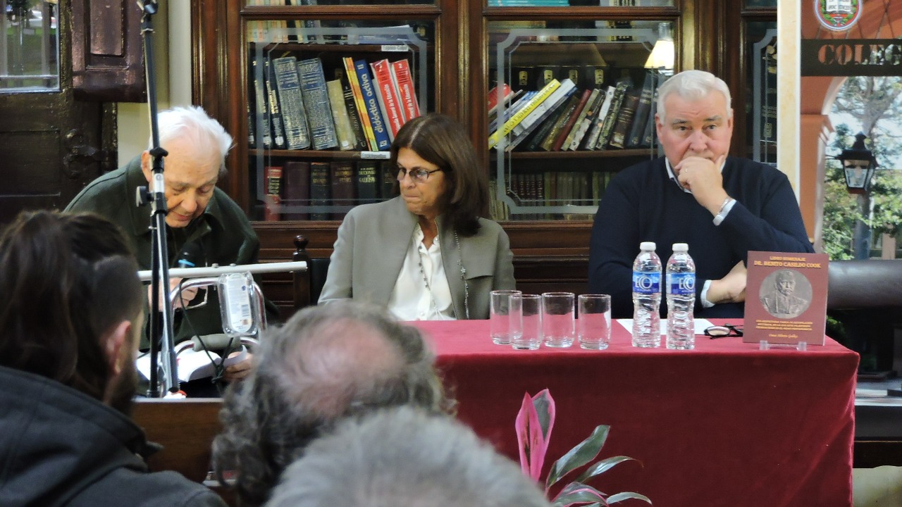 Presentaron un libro homenaje al doctor Benito Cook - El Miércoles Digital